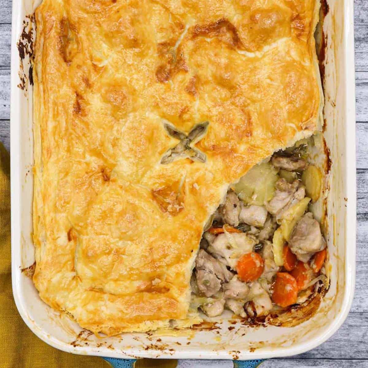 Easy Chicken and Vegetable Pie - Felly Bull